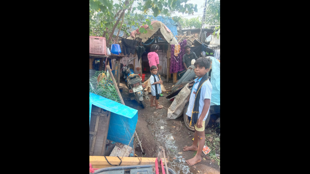 Disaster relief support for Narikuravar tribal community - Narikkuravar ...